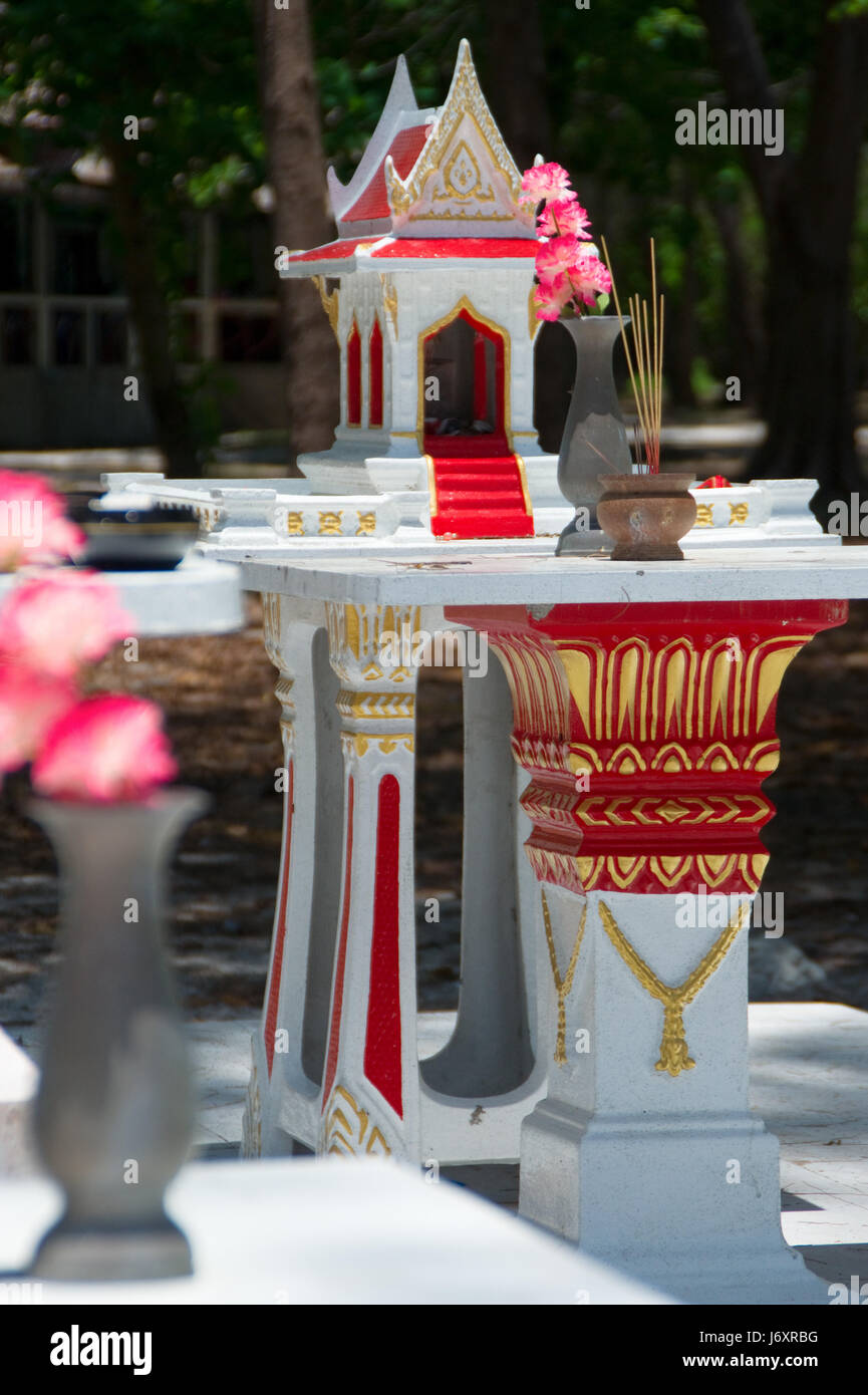 wood altar blank european caucasian pray shrine red macro close-up ...