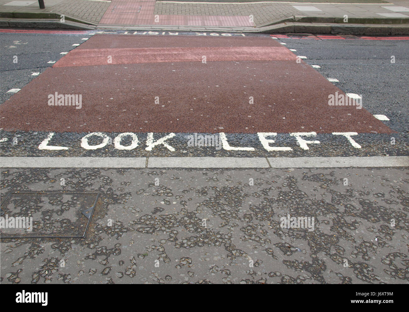 sign signal look glancing see view looking peeking looking at london ...