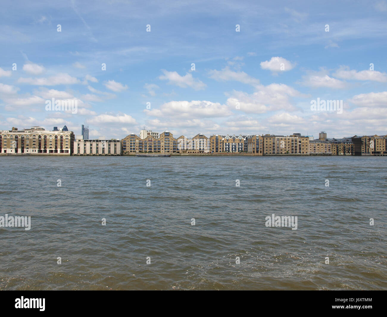 london thames docks river water city town monument modern modernity ...