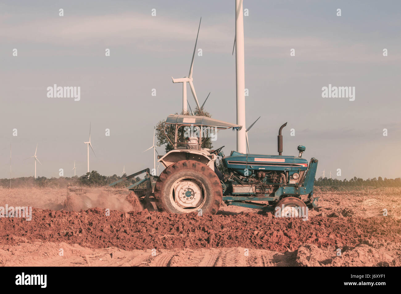 Farm tracktor hi-res stock photography and images - Alamy
