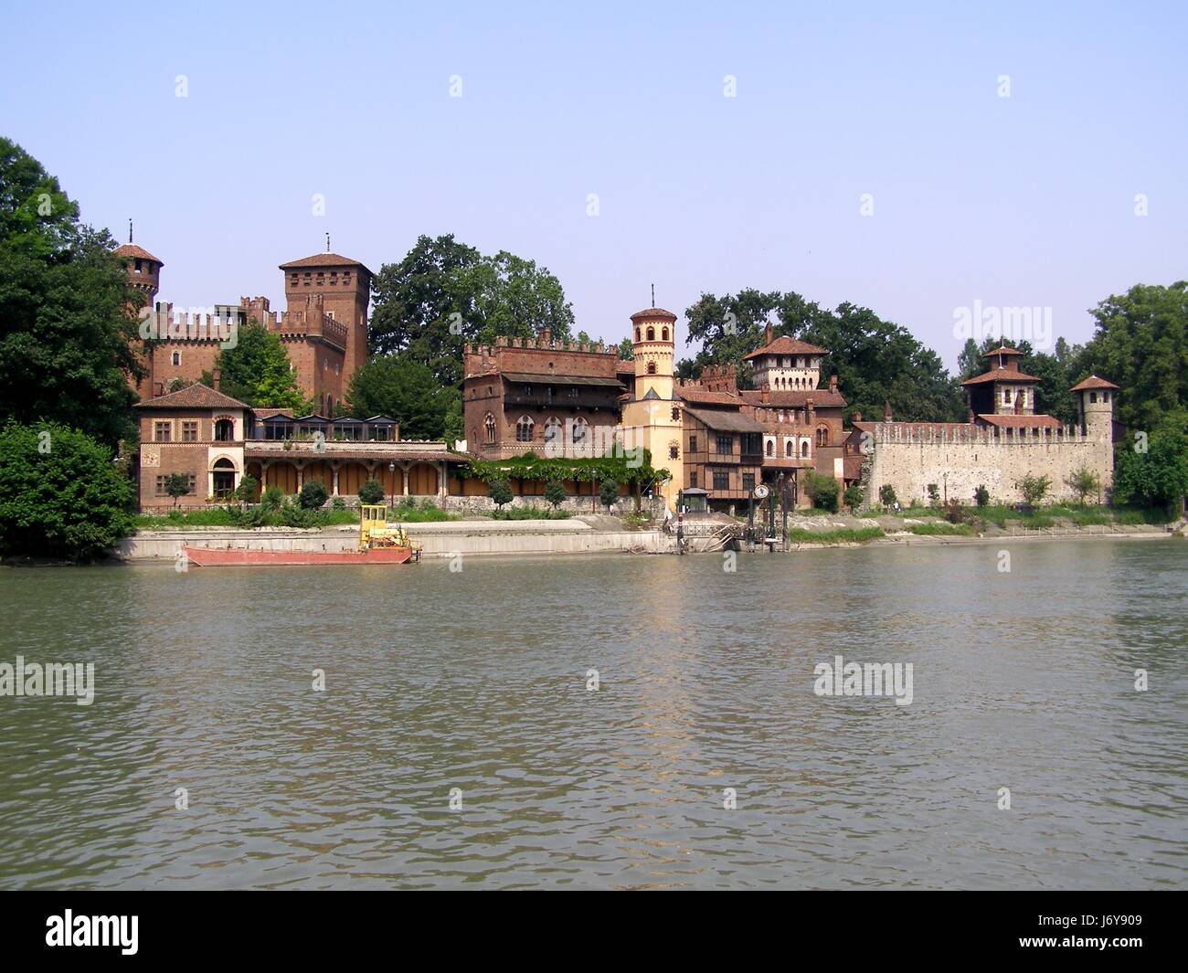 medieval castle italy chateau style of construction architecture ...