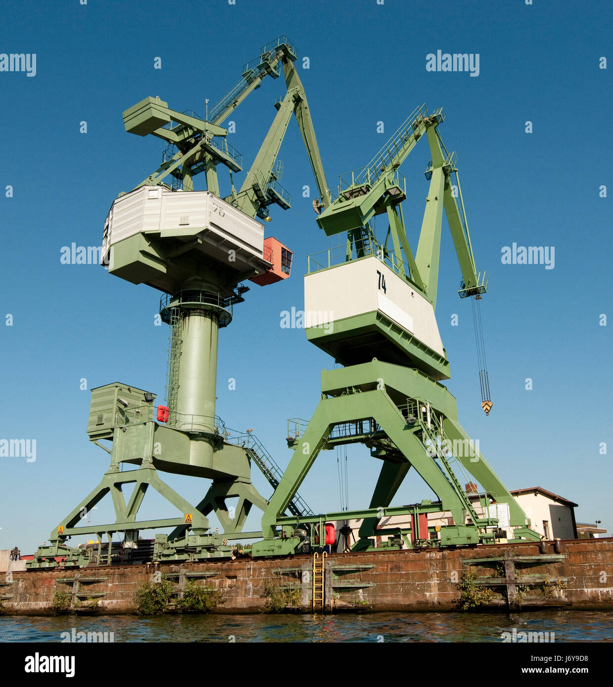 build harbor transport harbours move erect nascency development crane ...