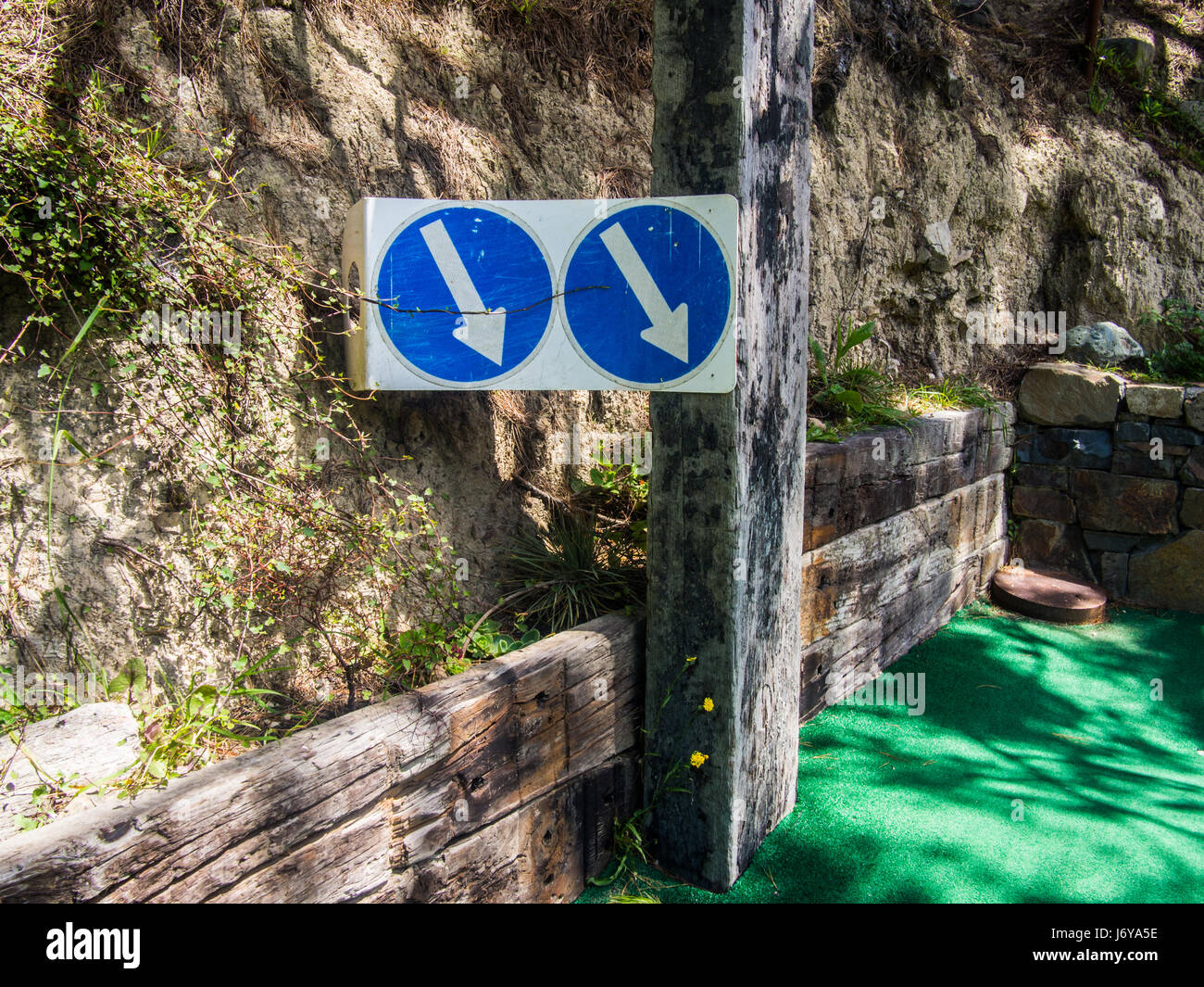 You are here sign pointing down hi-res stock photography and images - Alamy
