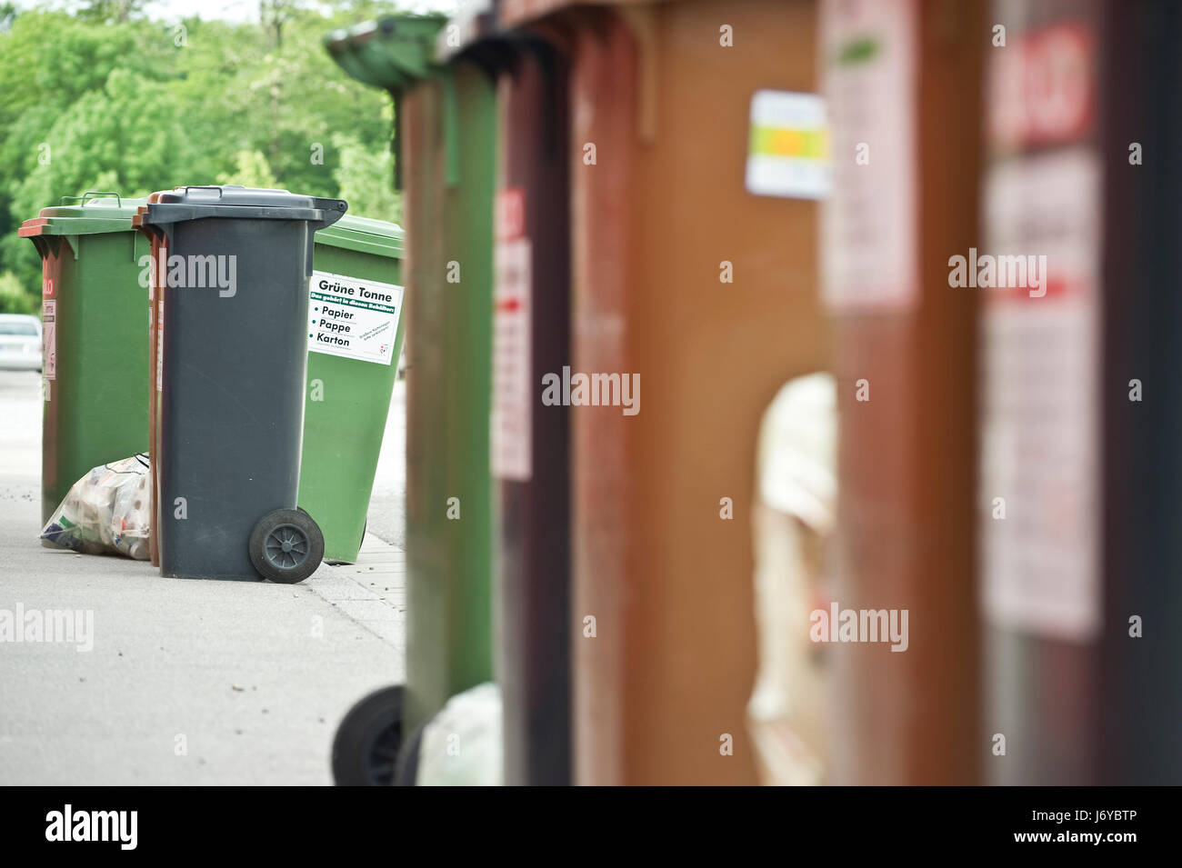 trash mull refuse recycling dustbin waste paper trash bag mull refuse ...