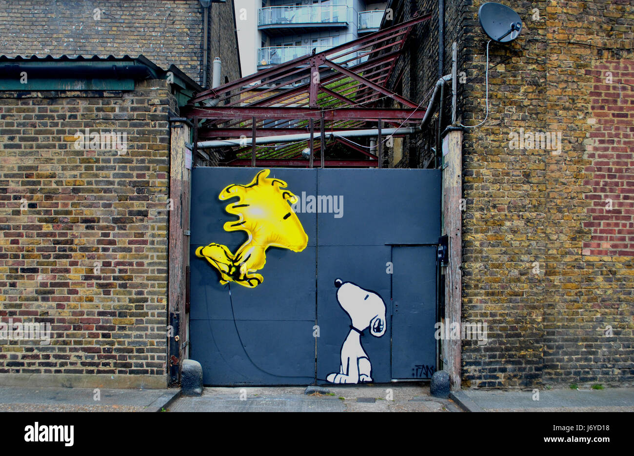 Snoopy and woodstock hi-res stock photography and images - Alamy