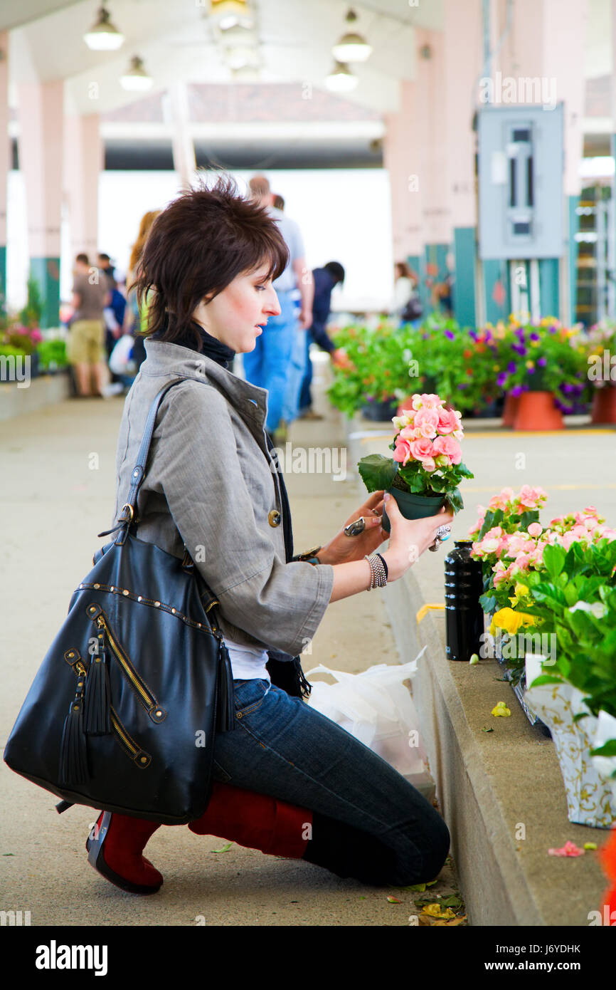 flower flowers plant shopping farm gardening girl girls market woman ...