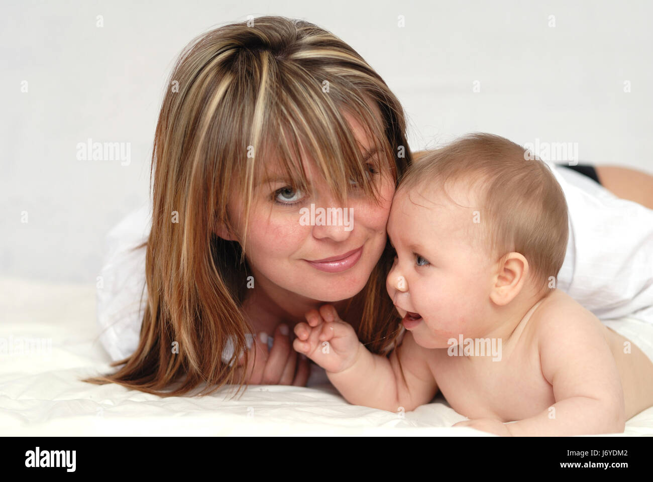 baby mother mom ma mommy mothers child familiy family parenting humans ...