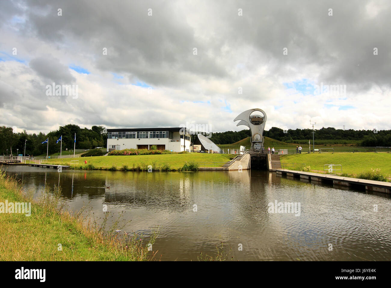 wheel engineering reflection boat landmark canal rowing boat sailing ...
