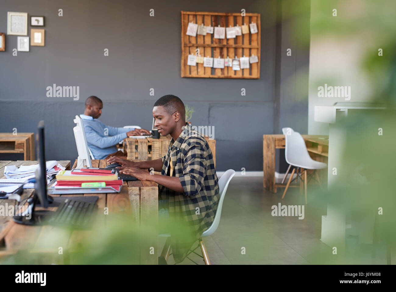 African american worker in hard hi-res stock photography and images - Alamy
