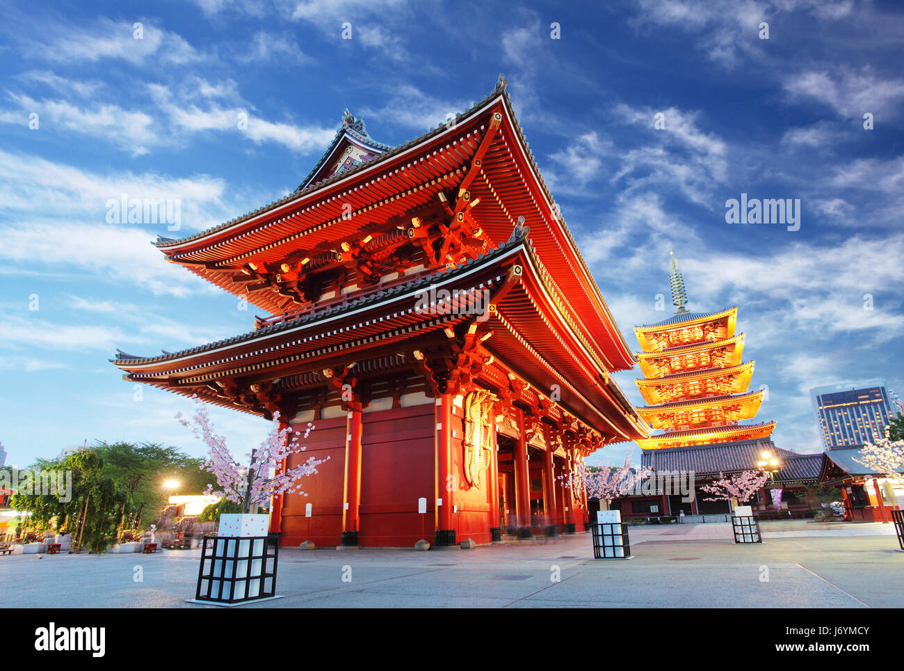 Asakusa temple hi-res stock photography and images - Alamy