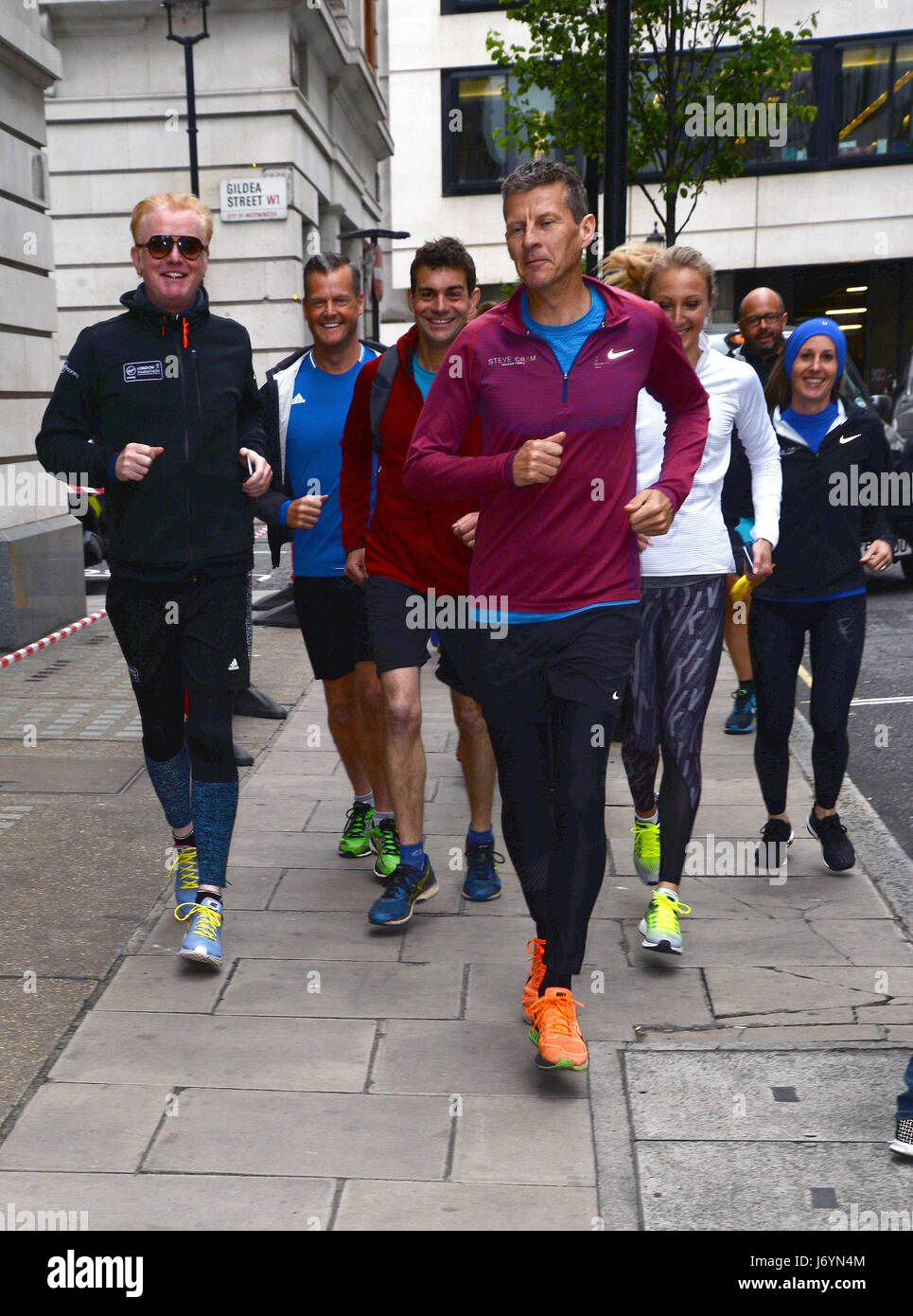 Chris Evans Steve Cram and Paula Radcliffe head out for a jog after ...