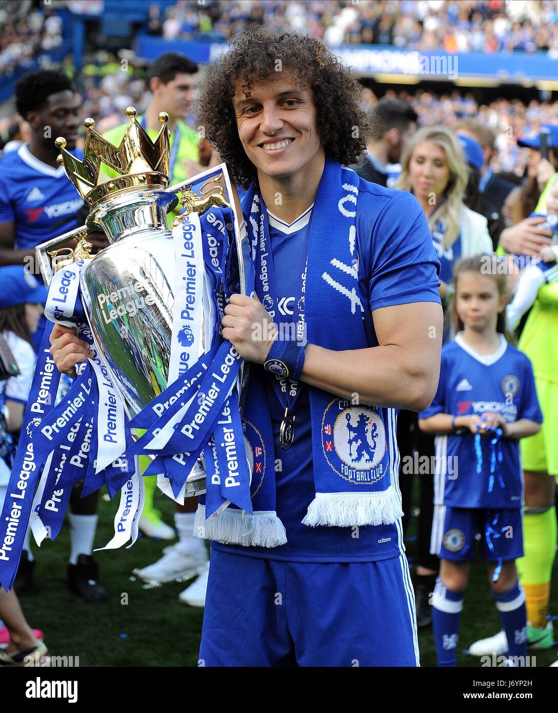 DAVID LUIZ OF CHELSEA CELEBRAT CHELSEA PREMIER LEAGUE CHAMPIO STAMFORD ...