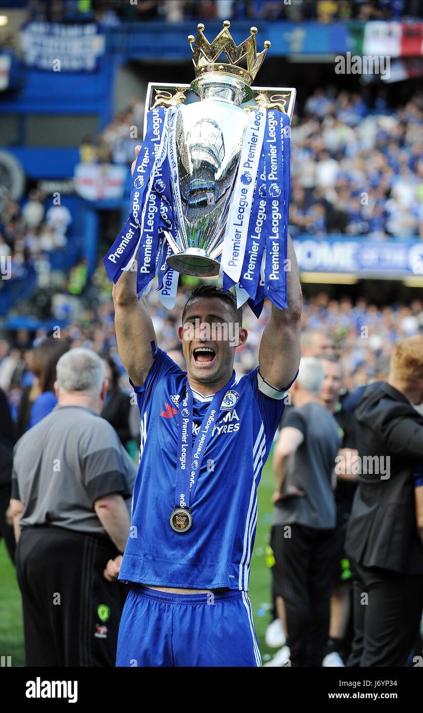 GARY CAHILL OF CHELSEA CELEBRA CHELSEA PREMIER LEAGUE CHAMPIO STAMFORD ...