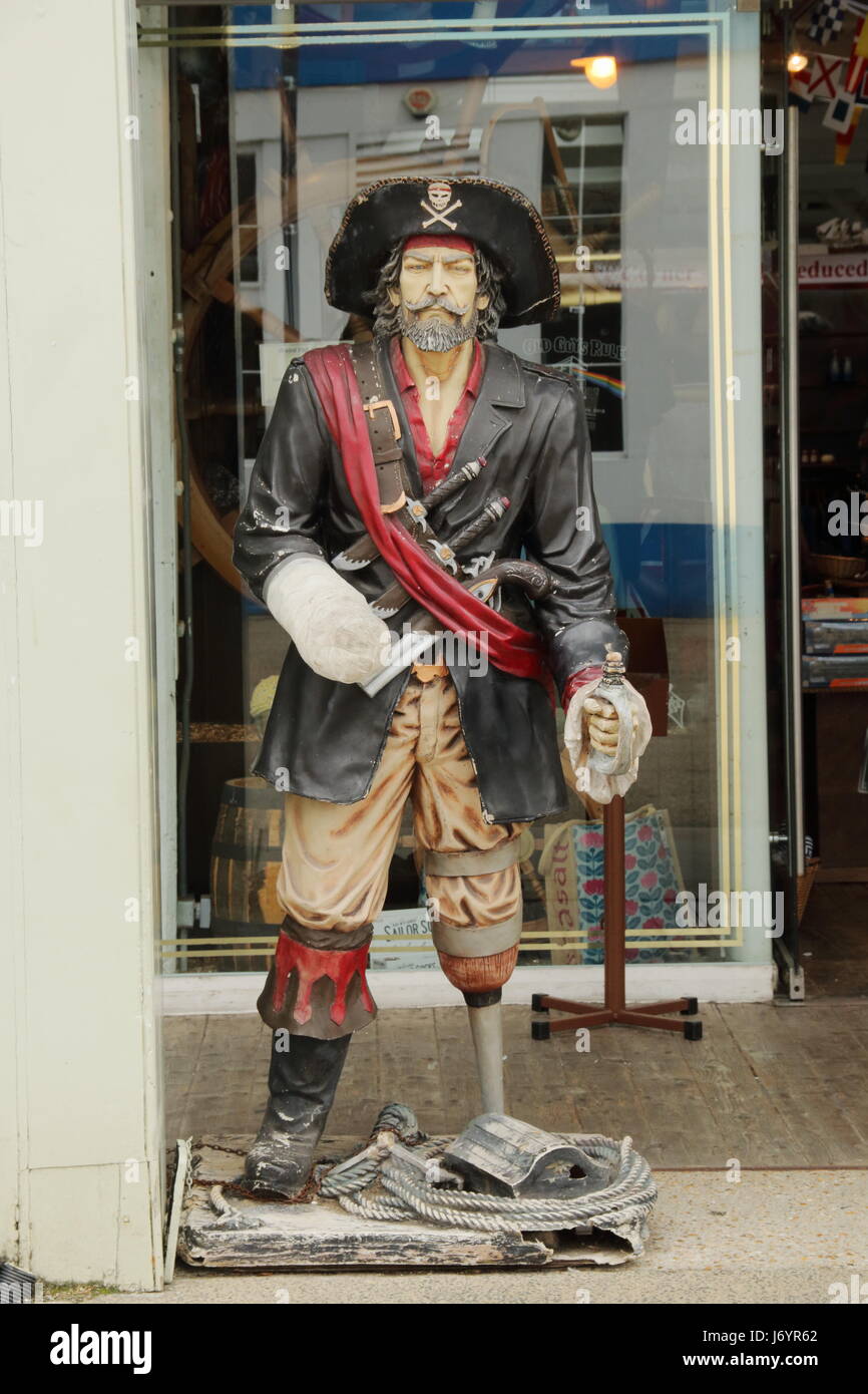 Pirate statue hi-res stock photography and images - Alamy