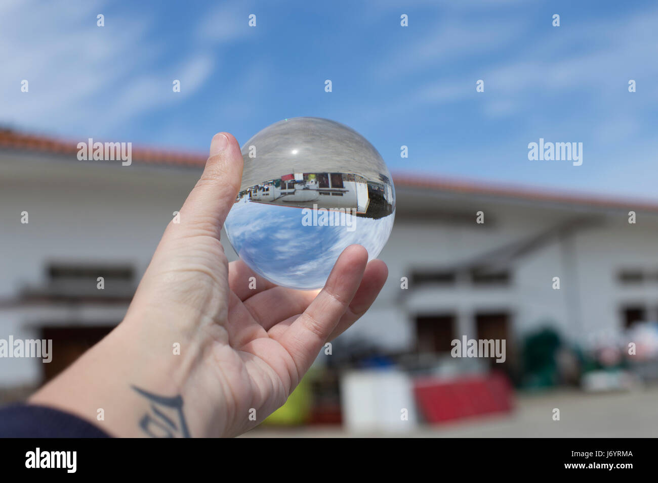 Refraction glass hi-res stock photography and images - Alamy