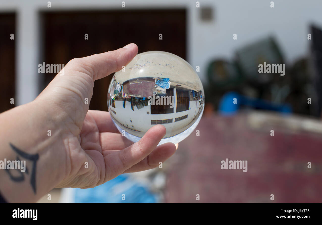 Refraction glass hi-res stock photography and images - Alamy