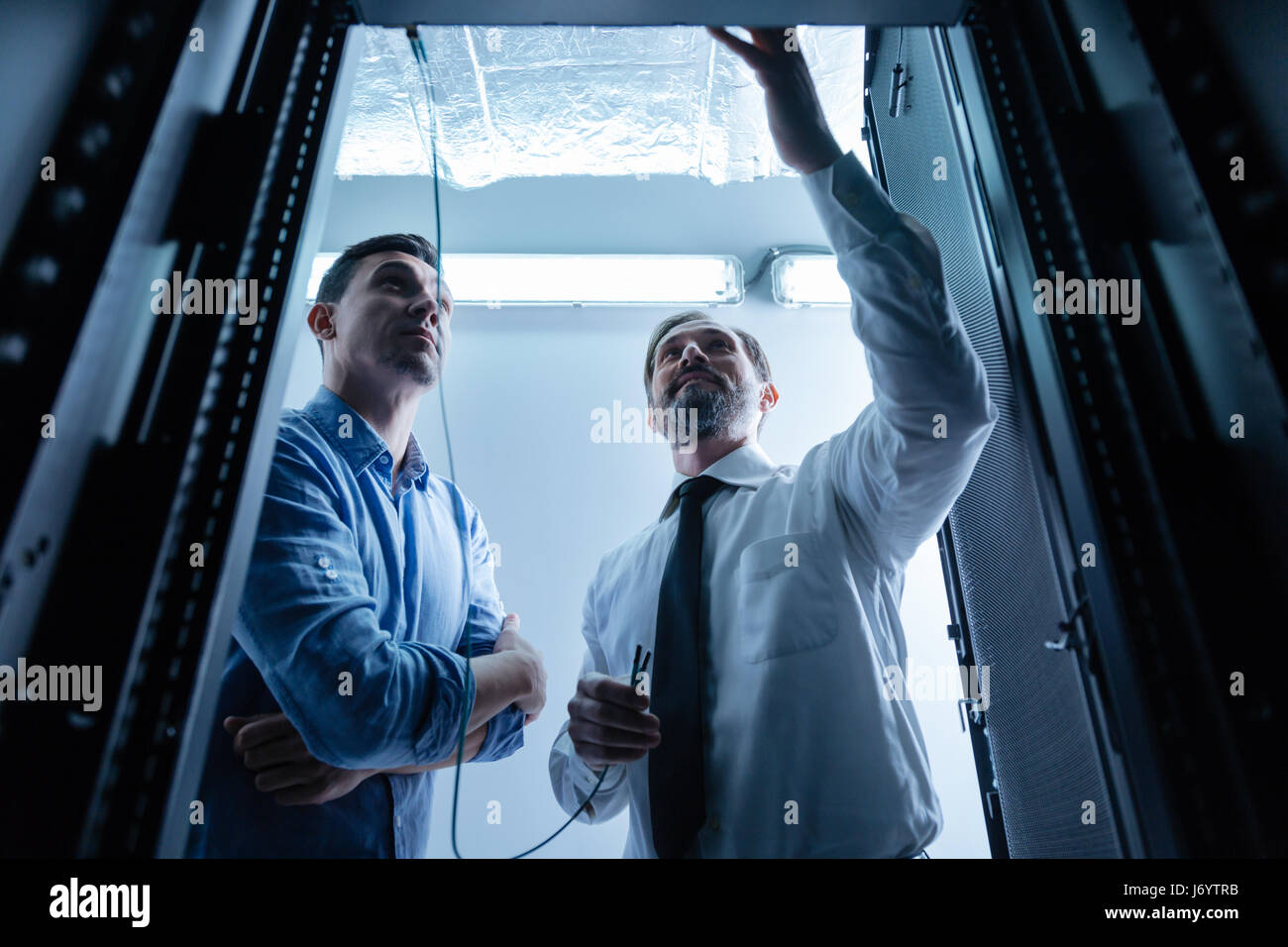 It technicians computer room hi-res stock photography and images - Alamy