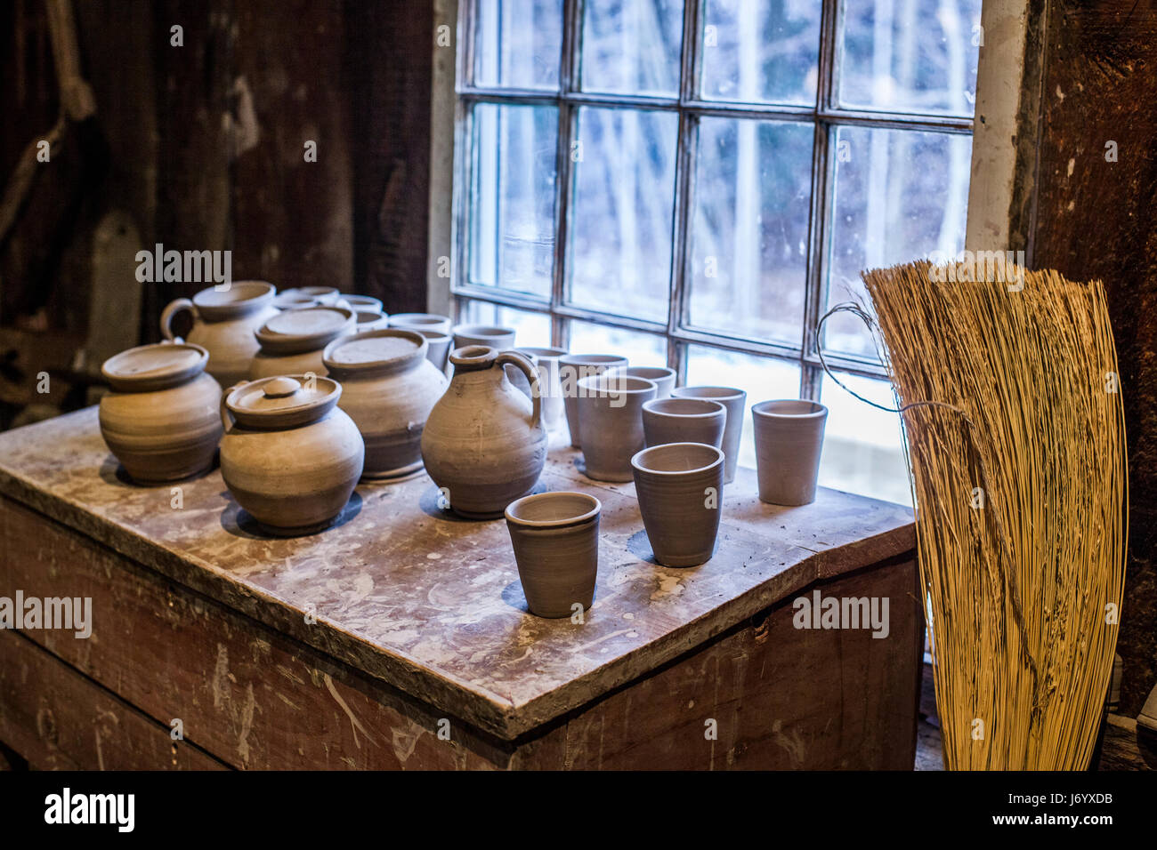 Village made pottery hi-res stock photography and images - Alamy