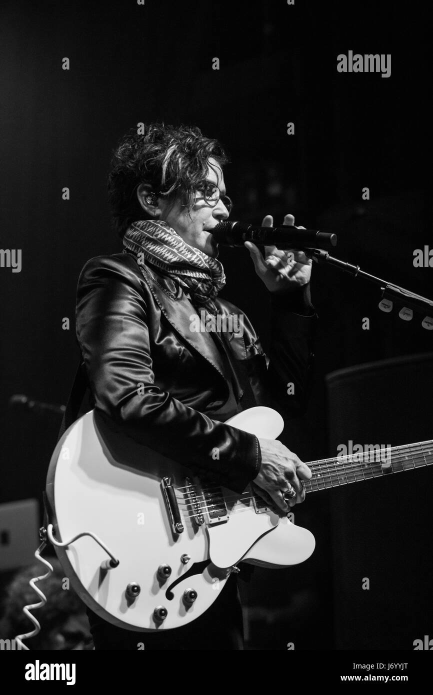 Guitarist Wendy Melvoin of The Revolution, Prince's 80's backing band ...