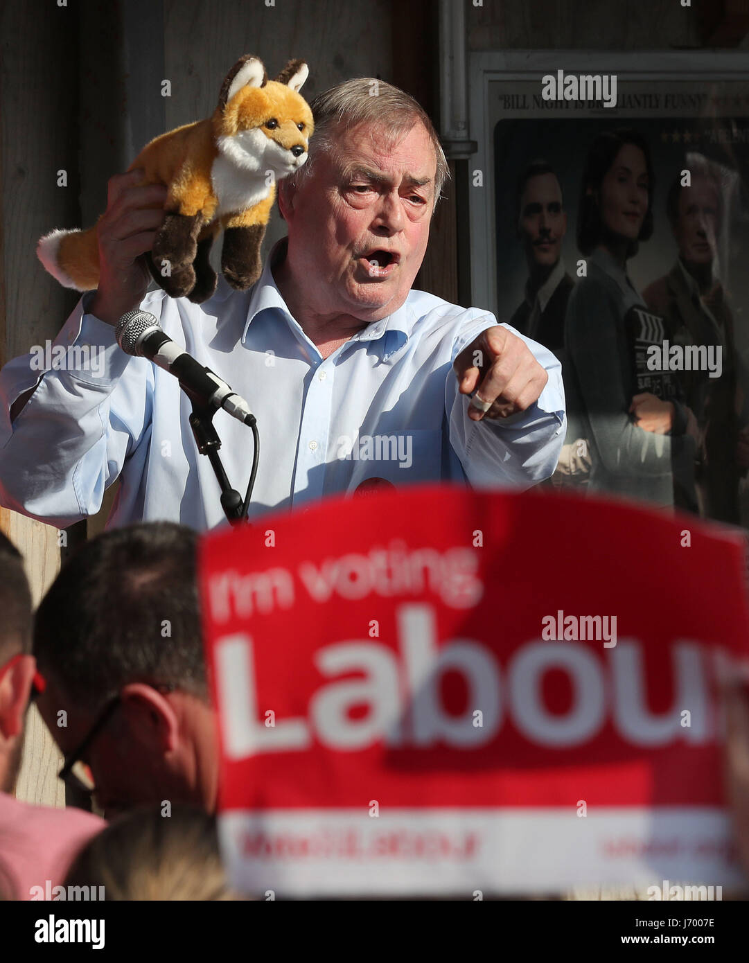 Former Labour deputy prime minister John Prescott gives a stump speech ...