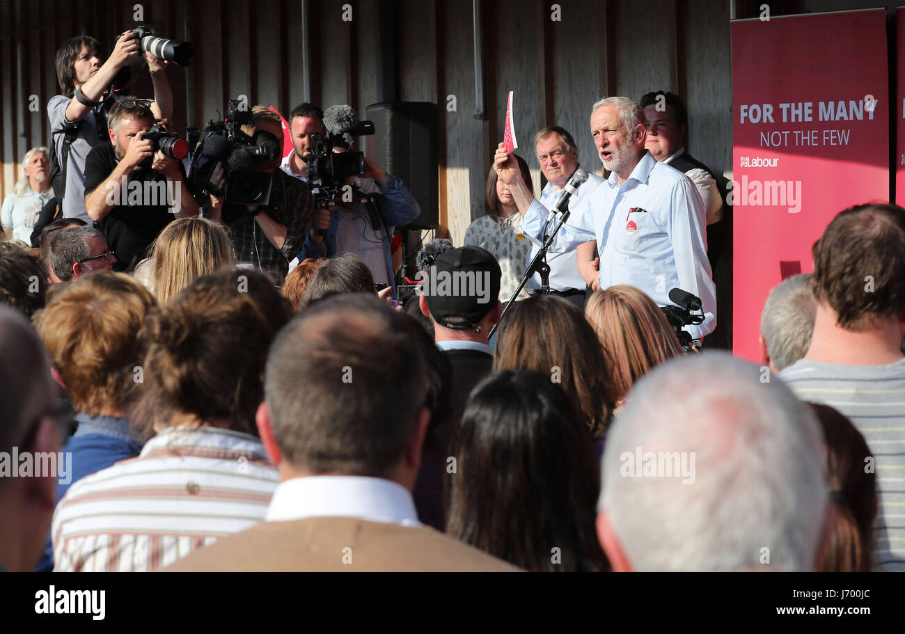 Labour leader Jeremy Corbyn gives a stump speech during General ...