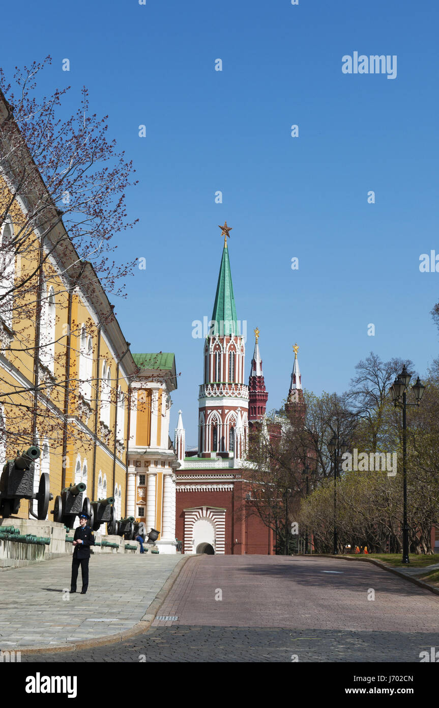 Moscow Kremlin: soldier in front of the cannons and mortars of the ...