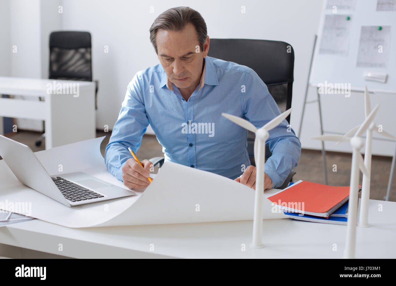 Engineeer hi-res stock photography and images - Alamy