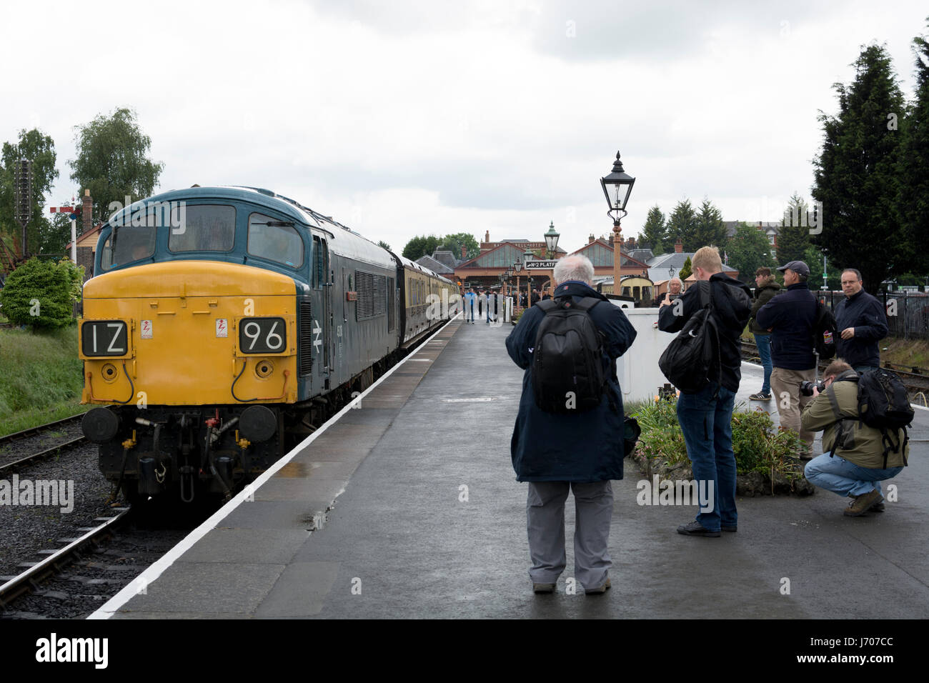 Rail enthusiasts photographing a Class 45 diesel No 45060 "Sherwood ...