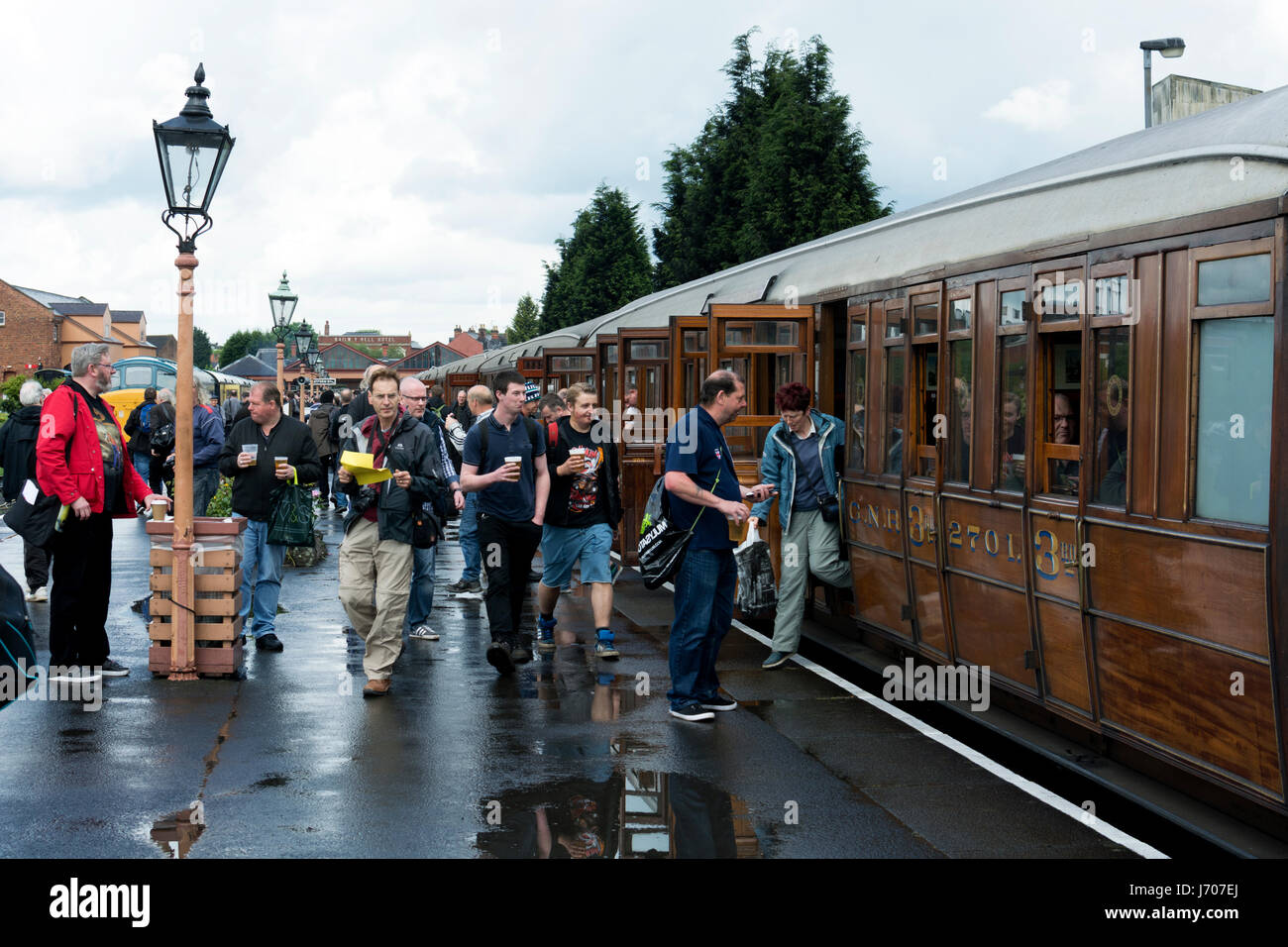Rail enthusiasts at the Severn Valley Railway Spring Diesel Festival ...