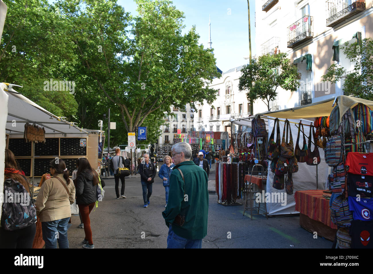El Rastro Sunday flea market, Madrid, Spain Stock Photo - Alamy
