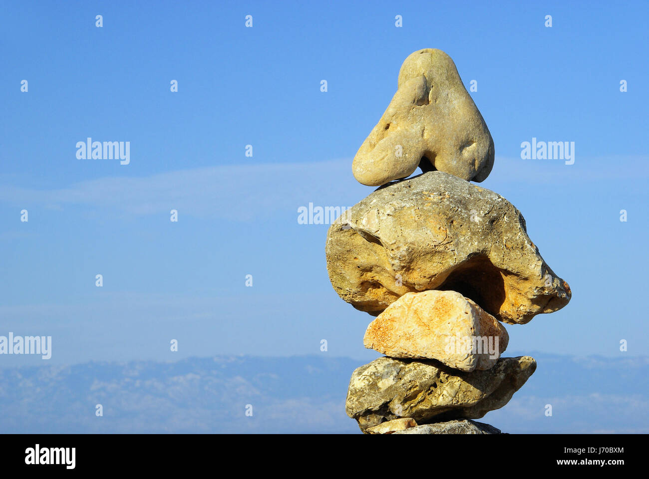 Pebble tower from pebbles hi-res stock photography and images - Alamy