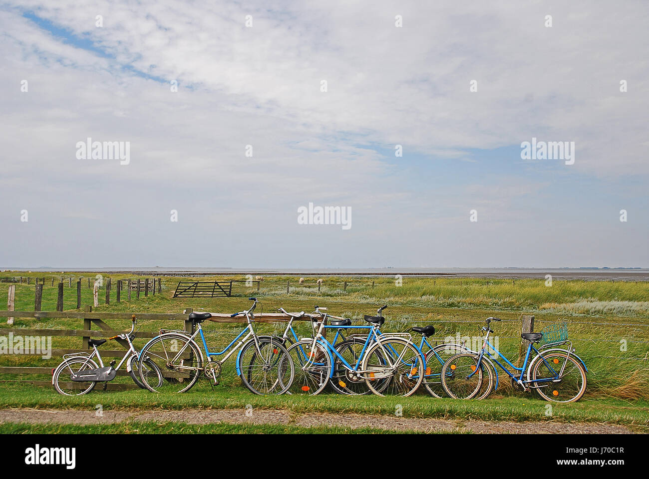 fence canvas ajar wooden fence bike bicycle cycle bicycle tour wooden ...