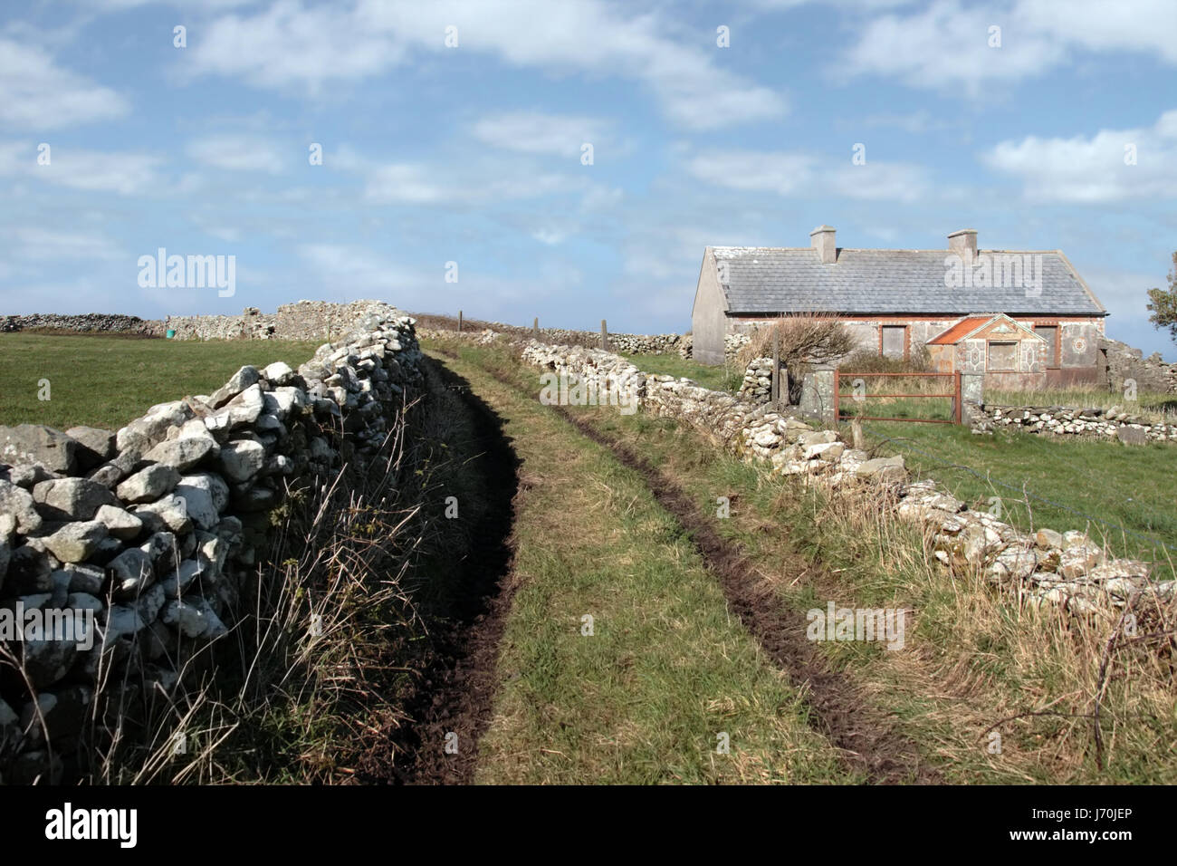 house building cottage remote ireland home abandoned rural remote ...