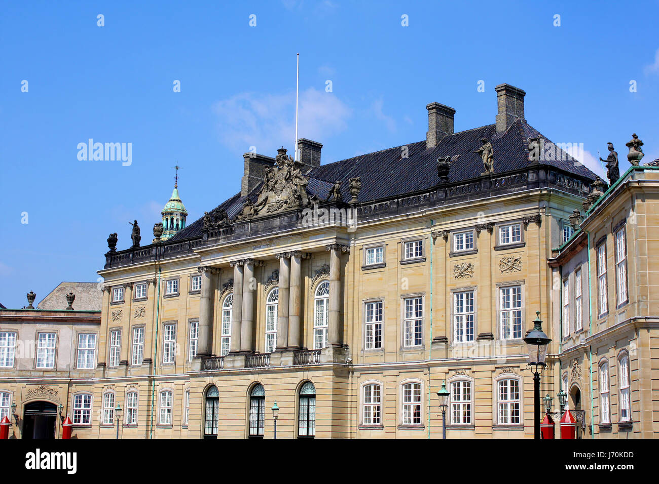 Amalienborg palais hi-res stock photography and images - Alamy