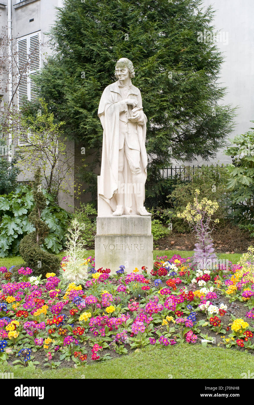 memorial statue coloured colourful gorgeous multifarious richly ...