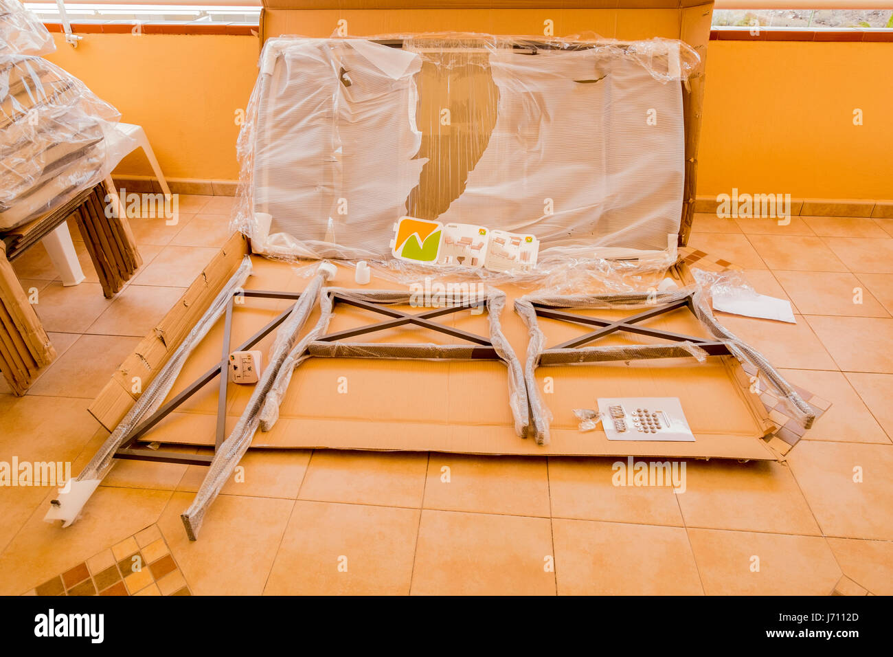 Flat pack furniture hi-res stock photography and images - Alamy