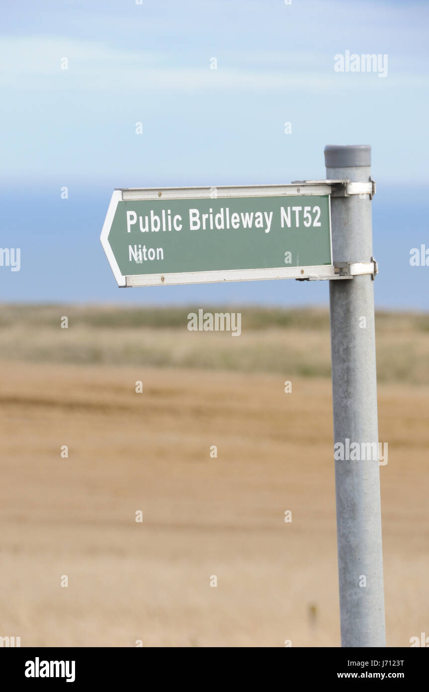 Bridle path signs hi-res stock photography and images - Alamy