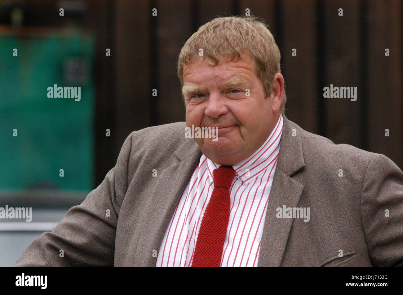 Geoffrey Hughes Actor, rose to fame for portraying much-loved binman ...