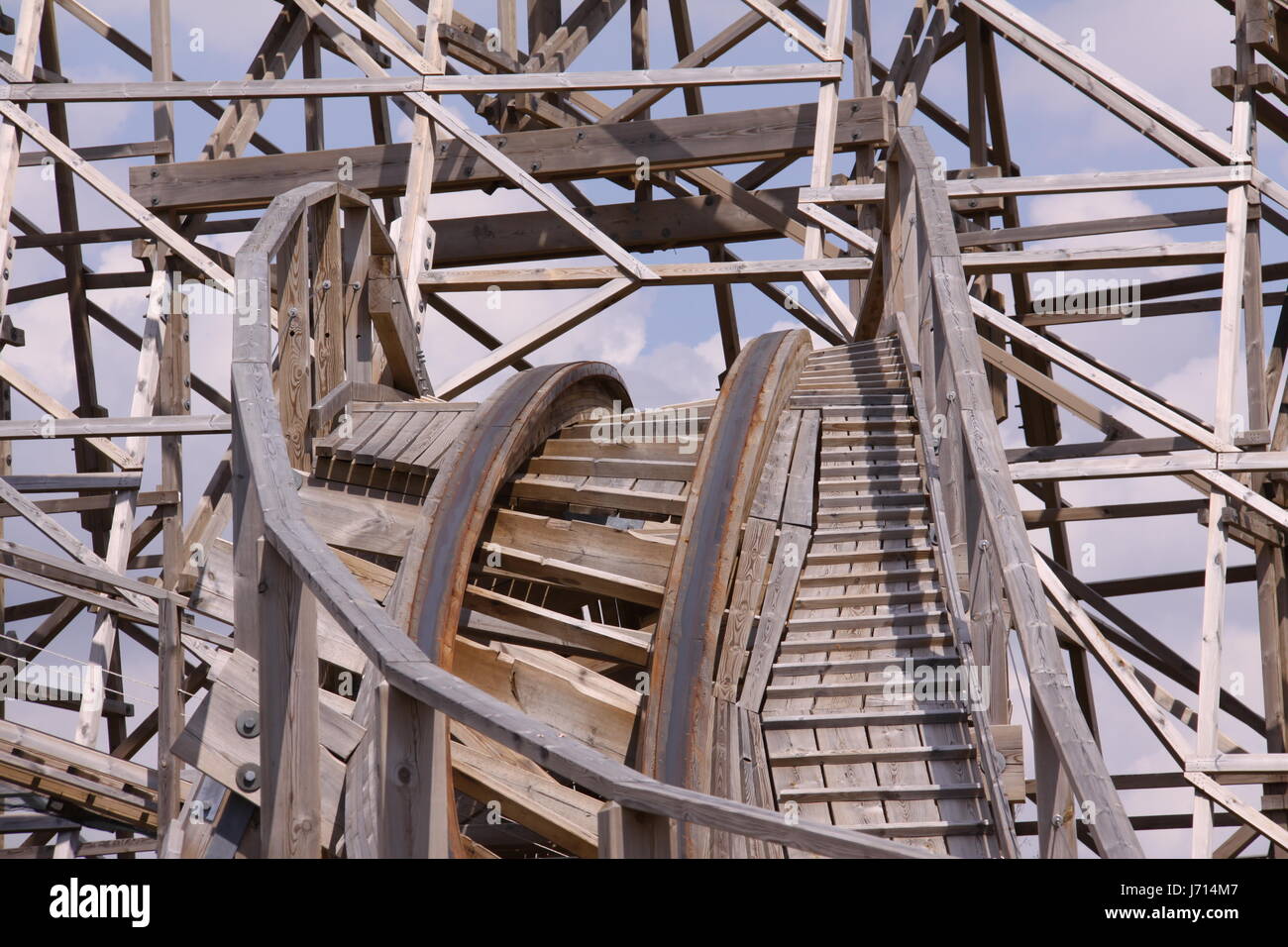 wood bend switchback mammoth colossus hulk railway locomotive train ...