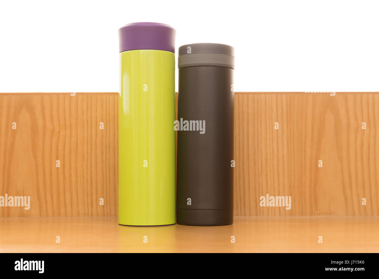 Green vacuum flask bottle hi-res stock photography and images - Alamy