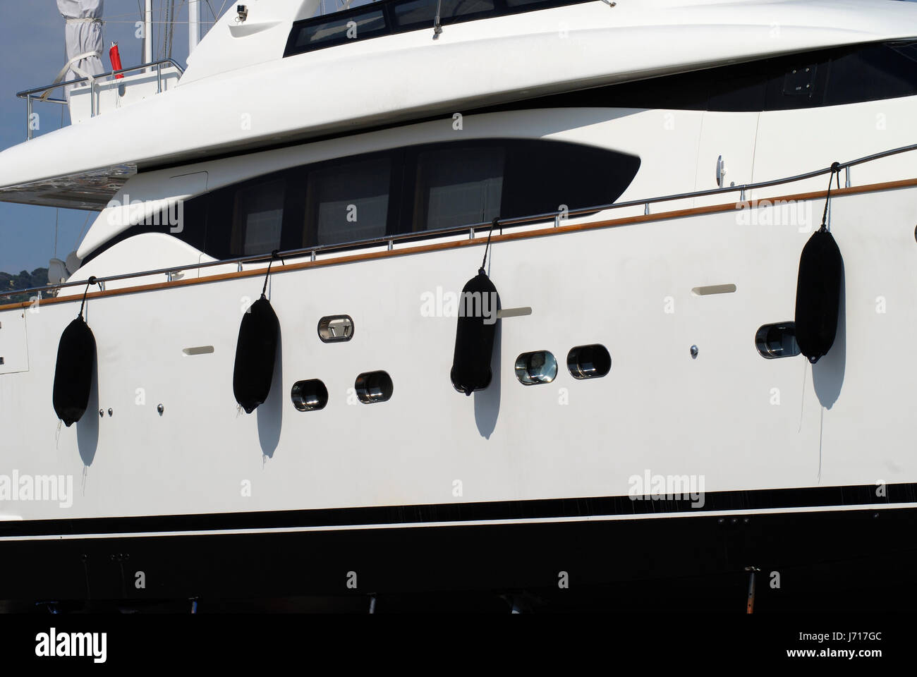 bumper yacht railing motorboat boat hull superstructure rowing boat ...