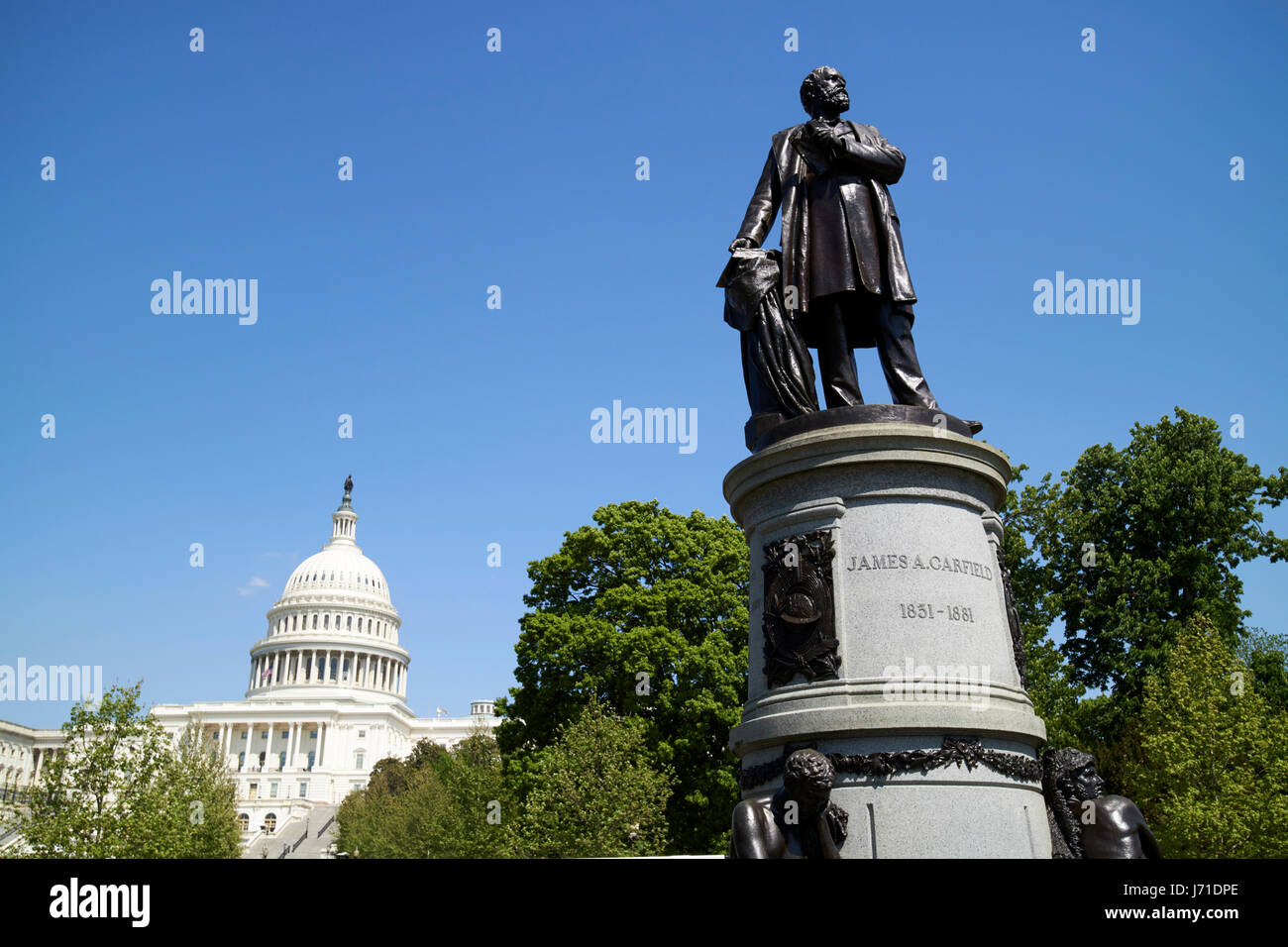 United states most famous statue hi-res stock photography and images ...