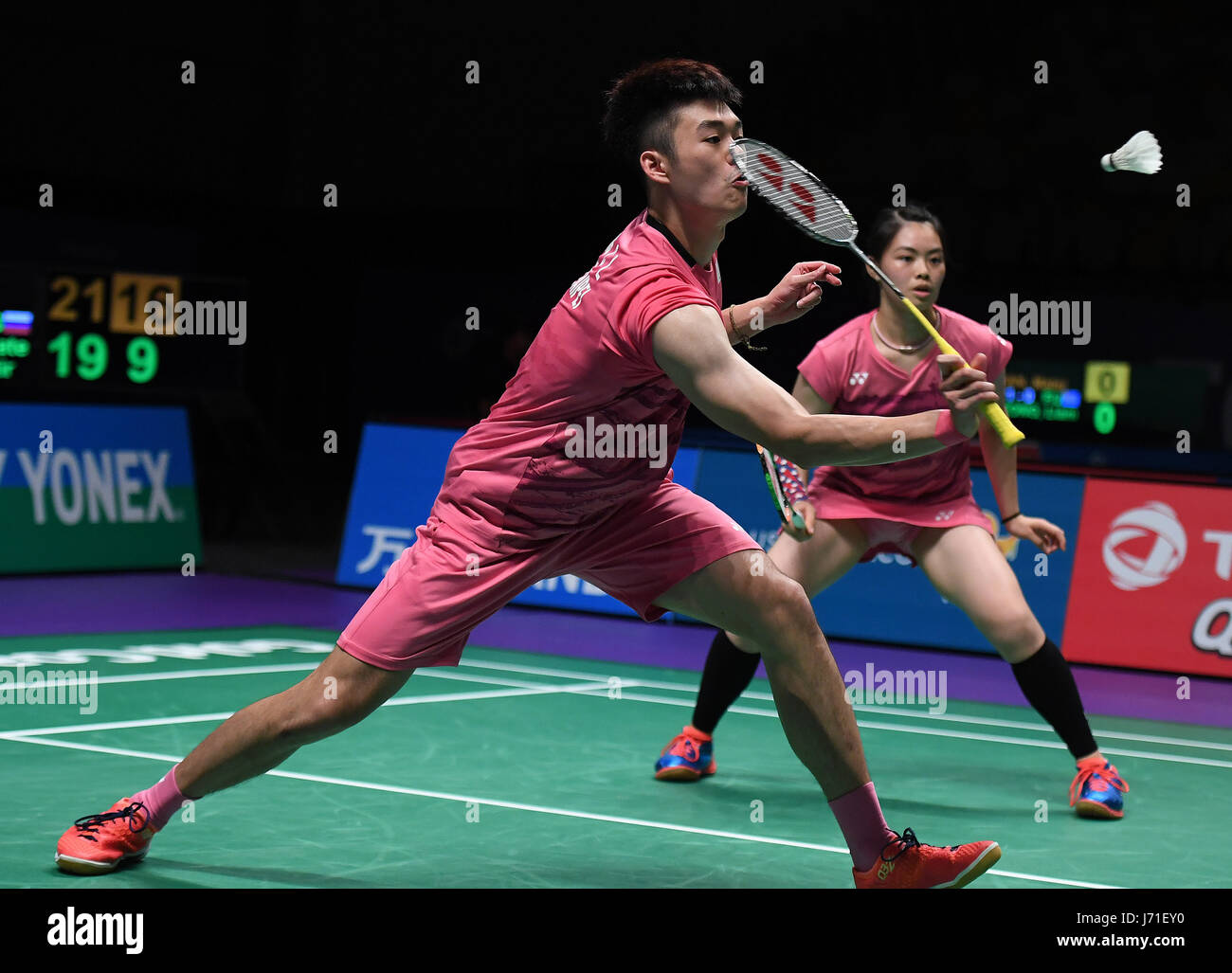 (170522) -- GOLD COAST, May 22, 2017 (Xinhua) -- Lee Chia Hsin (R)/Wang ...