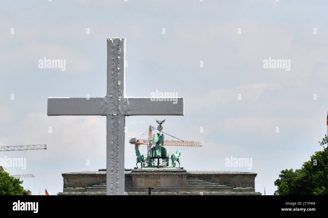 Berlin, Germany. 22nd May, 2017. A large cross erected in front of the ...