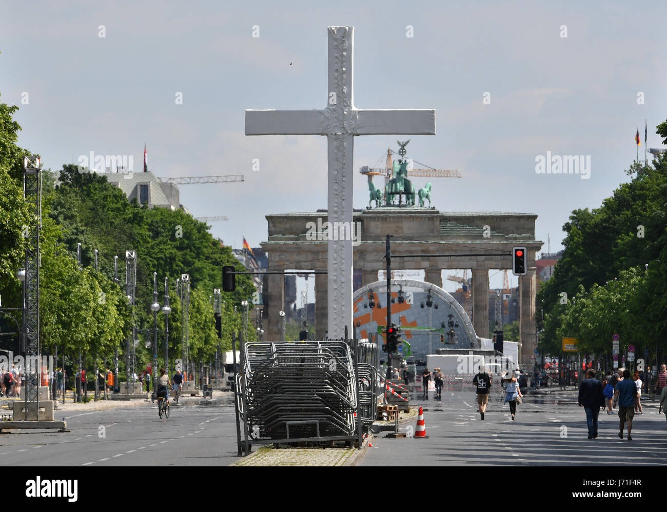 Berlin, Germany. 22nd May, 2017. A large cross erected in front of the ...