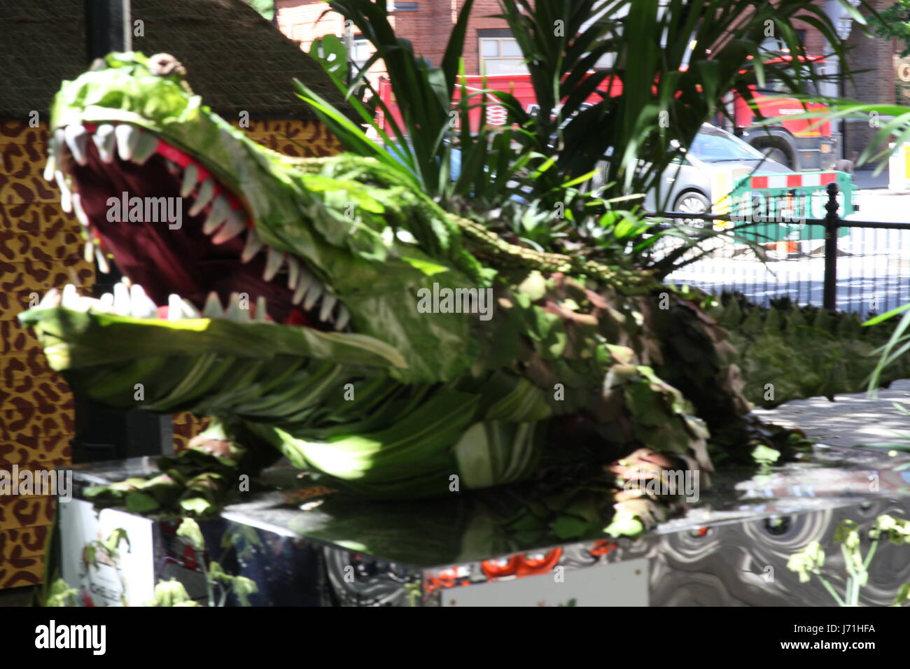 Chelsea, London, UK. 22nd May, 2017. Life-size floral animals roam ...