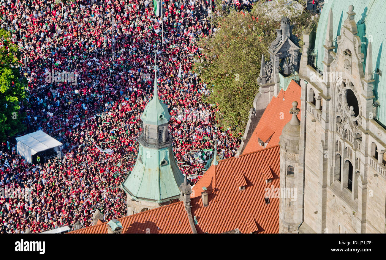 Hanover, Germany. 22nd May, 2017. Fans of German football club Hannover ...