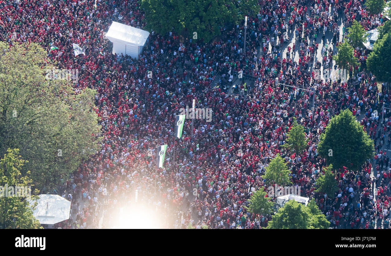 Hanover, Germany. 22nd May, 2017. Fans of German football club Hannover ...