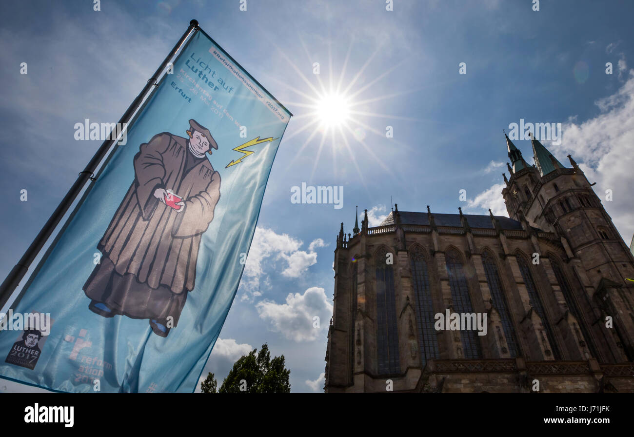 Erfurt, Germany. 22nd May, 2017. Flags promoting the upcoming German ...
