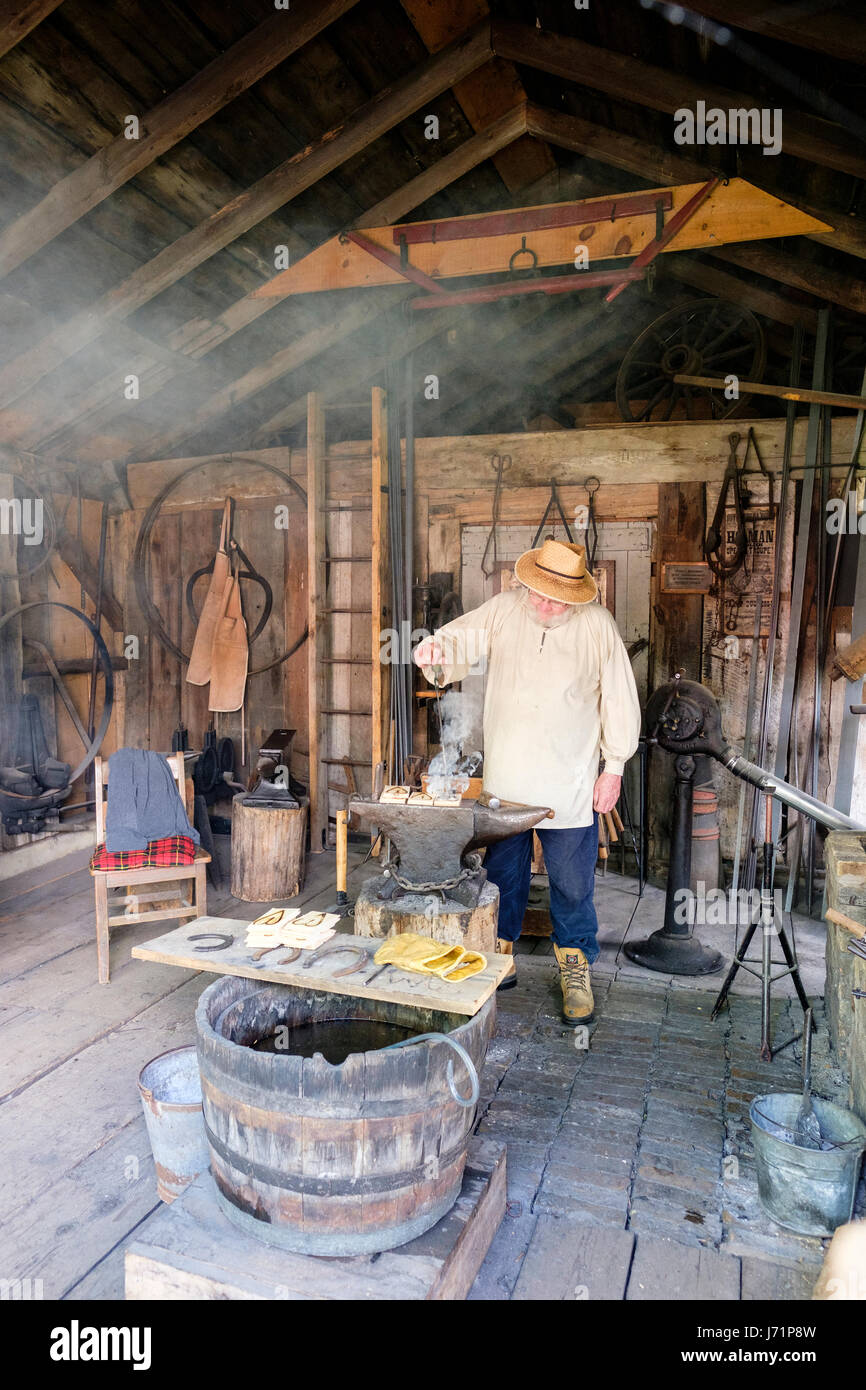 Blacksmiths at work hi-res stock photography and images - Alamy